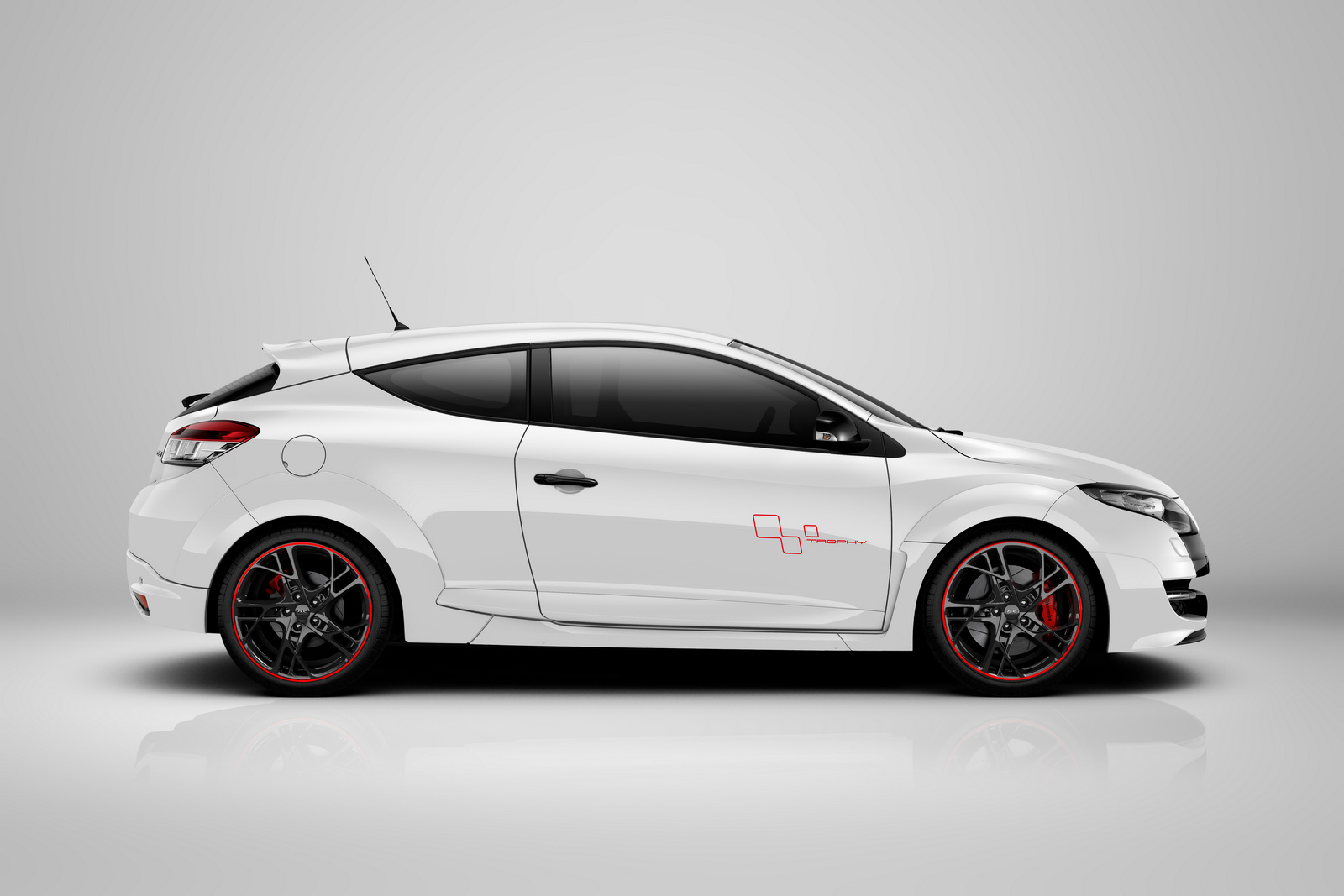 Introducing the Renault Megane RS Trophy - Automotorblog Introducing the Renault Megane RS Trophy - Automotorblog