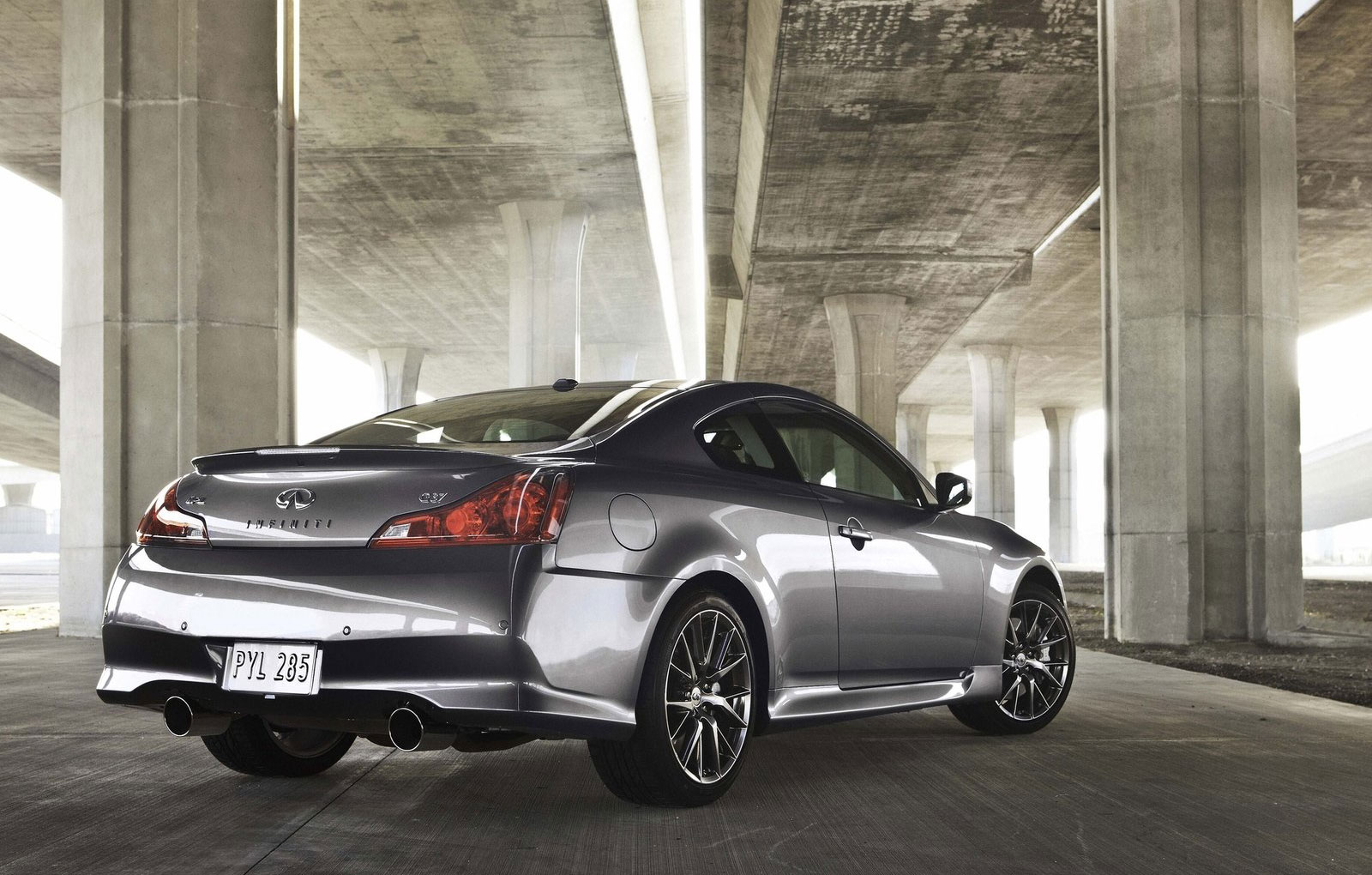 The Japanese from Infiniti reveals the performance version Infiniti G37 ...