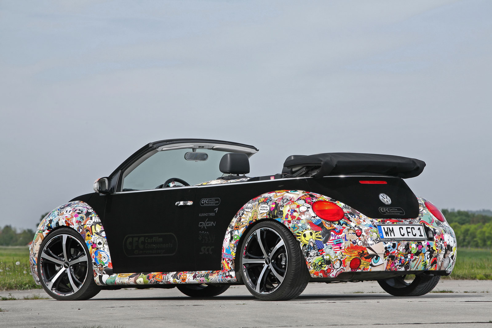 VW Beetle Convertible gets wrapped in art - Automotorblog