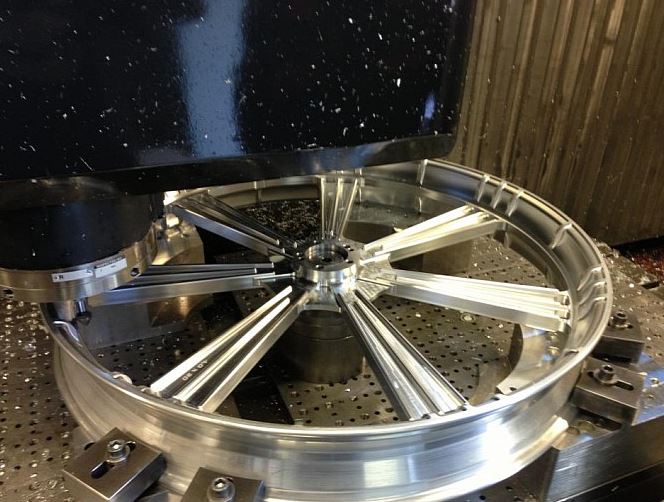 30 inch wheel on a motorcycle - Automotorblog