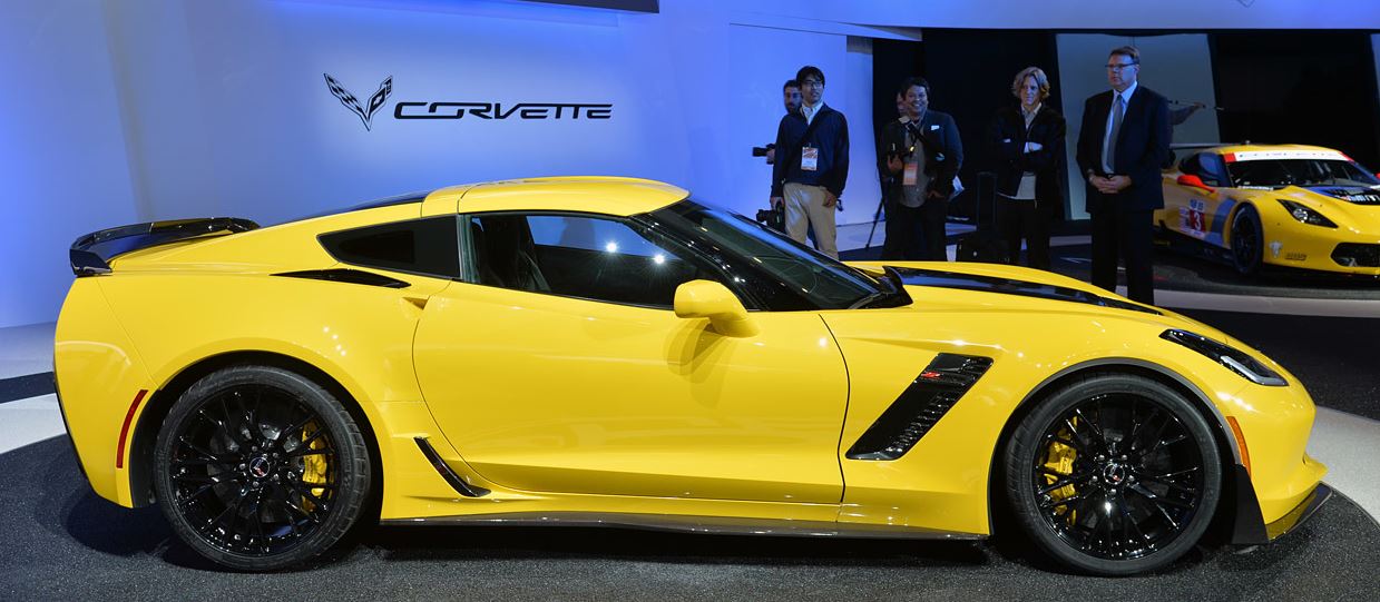 The 2015 Chevy Corvette ZO6 Seen Up Close - Automotorblog