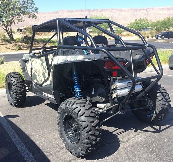 A Polaris RZR 900 is getting a machine gun attached - Automotorblog