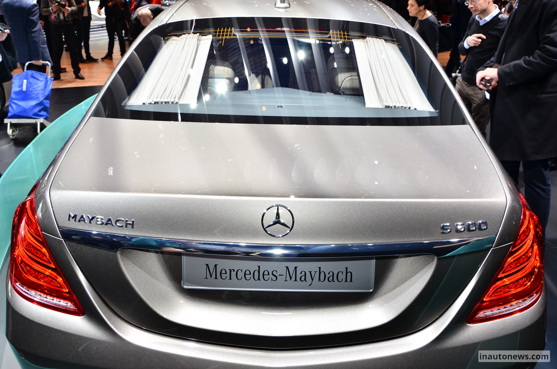 2015 Geneva Motor Show: Mercedes-Maybach S600 Pullman Unveiled ...