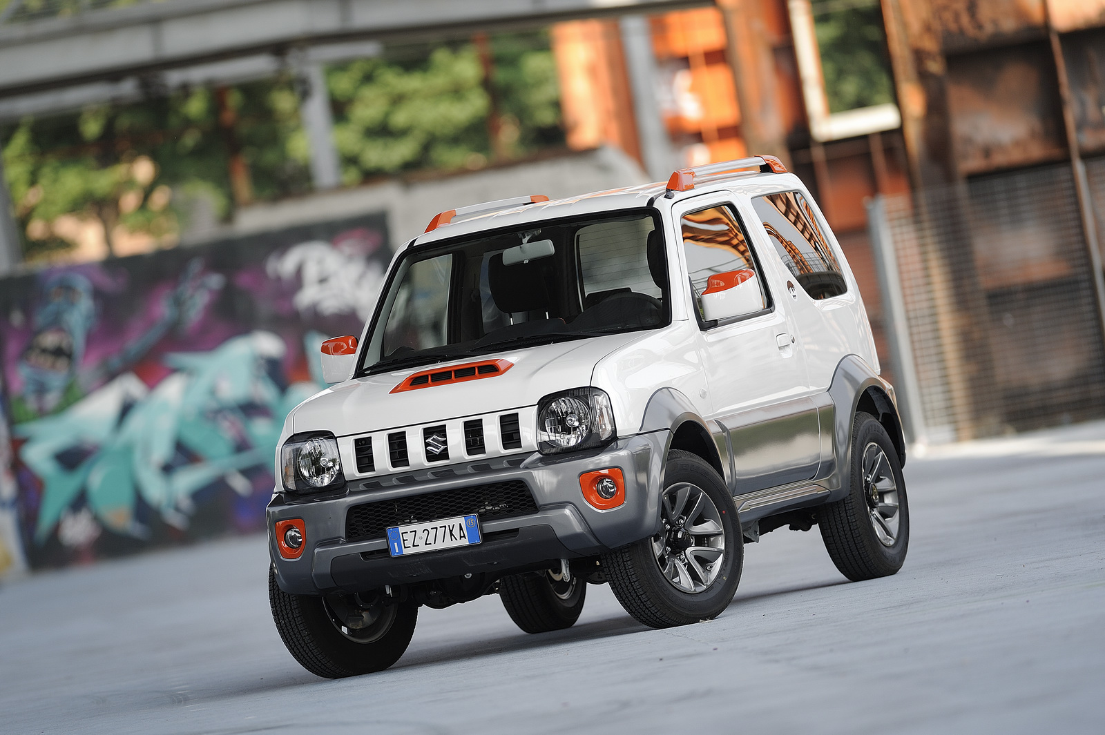 Suzuki Jimny Street Limited Edition Arrives in Italy from 19,900 Euros ...