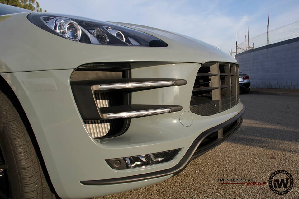Porsche Macan Turbo by Impressive Wrap - Automotorblog