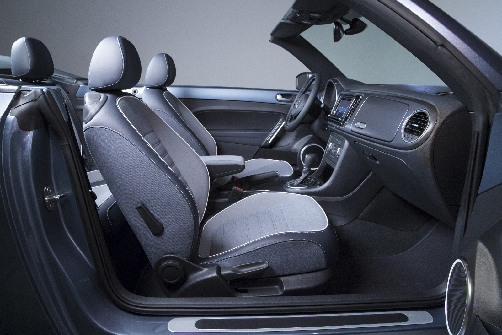Volkswagen unveils new Beetle Denim edition - Automotorblog