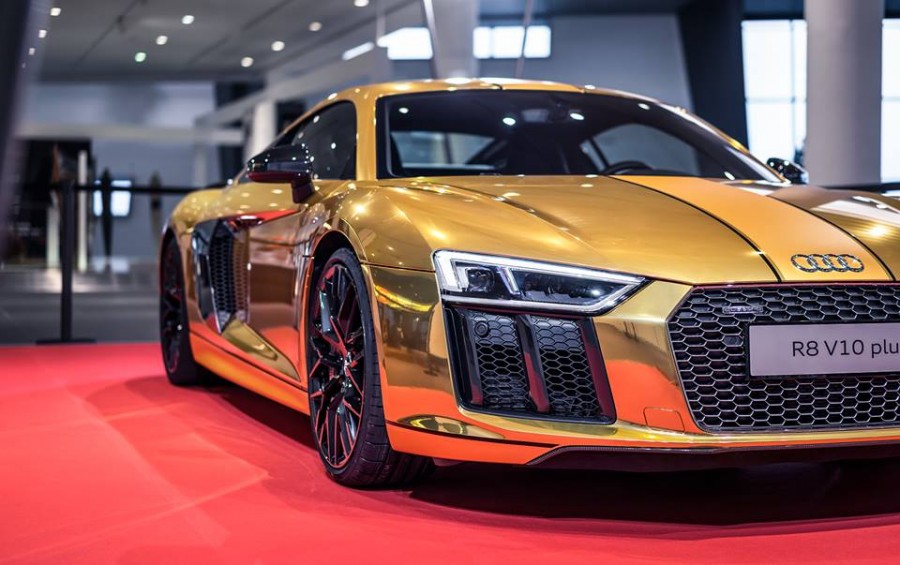 US: 2017 Audi R8 V10 Plus Exclusive Edition Shows Off with Laser Lights ...