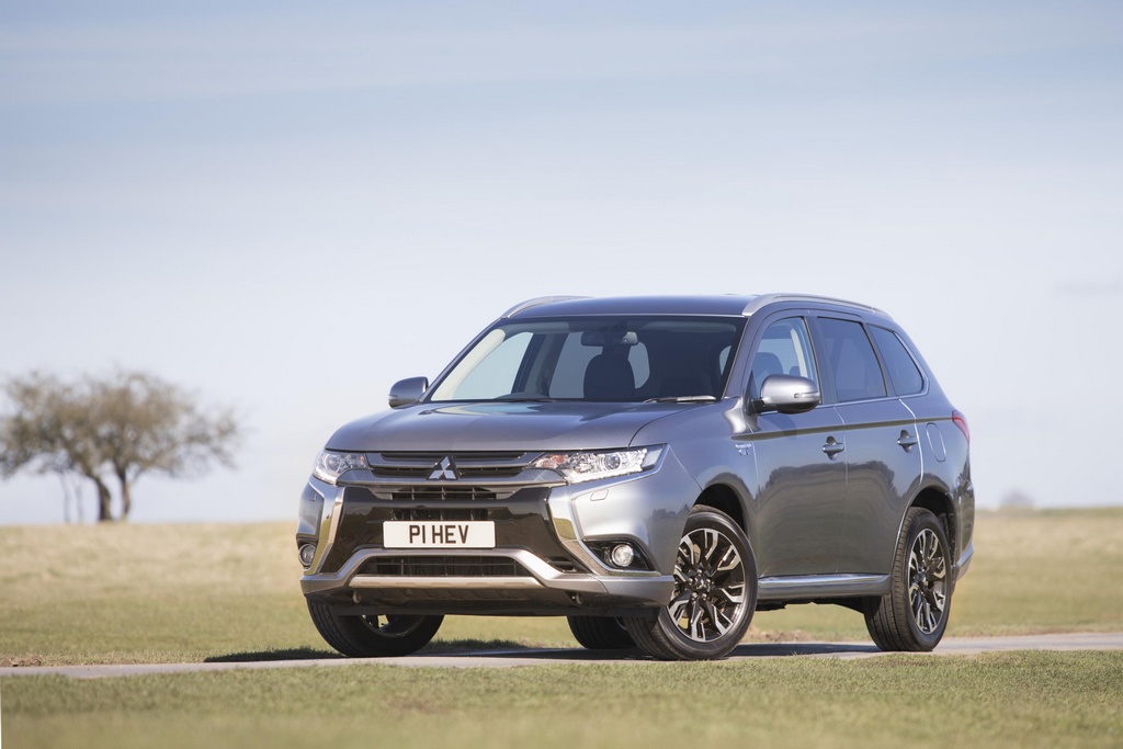 Video: 2017 Mitsubishi Outlander PHEV Juro – Prices and Specs Released ...