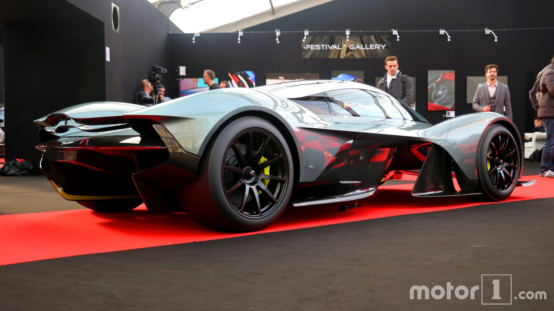Video: Aston Martin AM-RB 001 Officially Named the Valkyrie Supercar ...